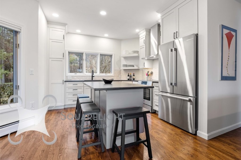 324265-MAPLE/TRANQUIL/SHAKER - Brighton Cabinetry